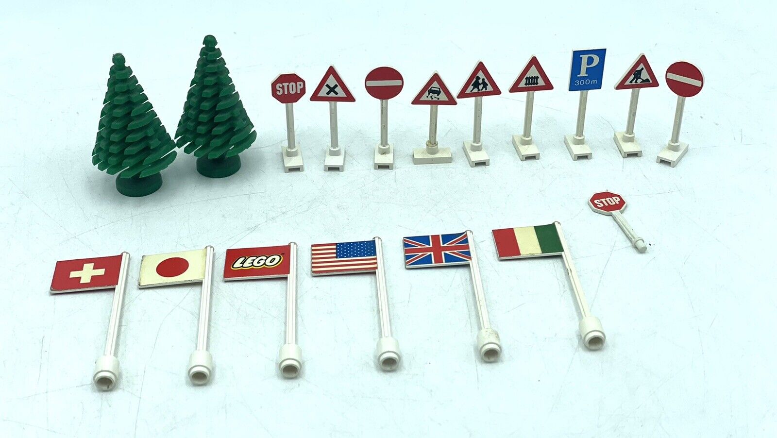 1973 Flags Trees and Road Signs LEGO 939 SET – Vintage Toys Box